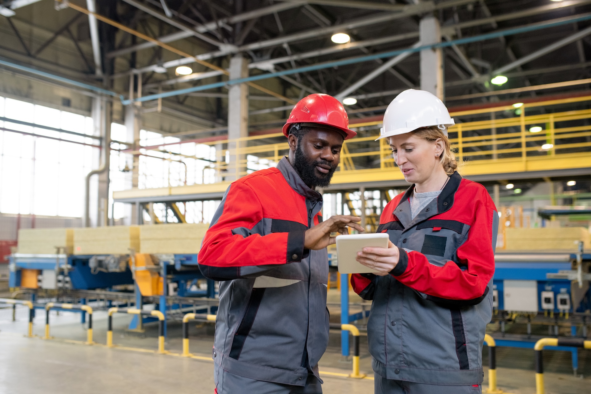 A Guide to Manufacturing Recruiting in 2024 | ClearCompany
